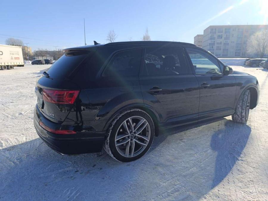 Black Audi Q7 2017 in Siauliai, with an engine capacity of 3.00 L and mileage of 130 thousand km for 26900 €, photo 7 on AUTOMOTO.COM.LV