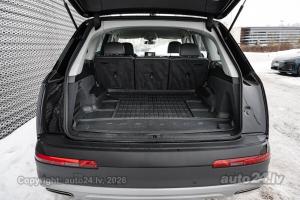 Black Audi Q7 2017 in Riga, with an engine capacity of 3.00 L and mileage of 155 thousand km for 26800 €, photo 23 on AUTOMOTO.COM.LV