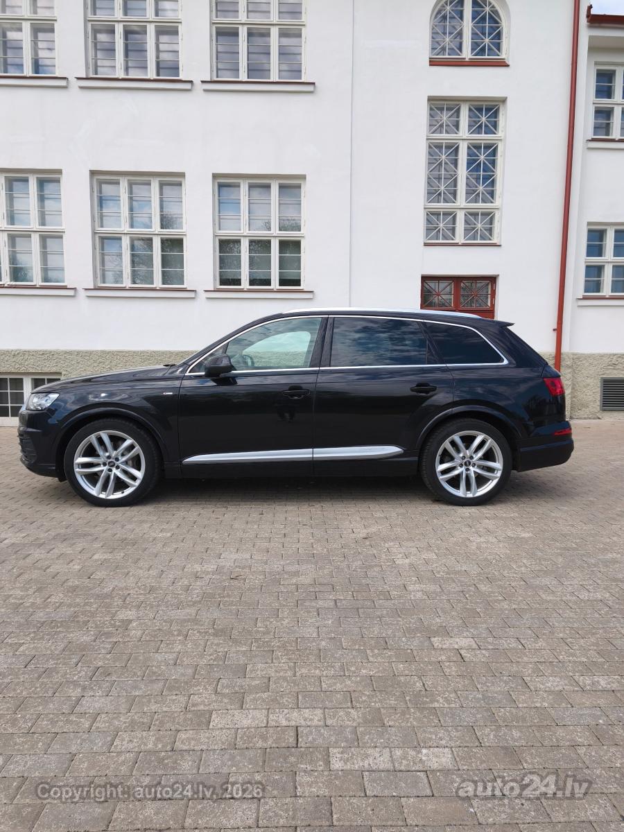 Black Audi Q7 2017 in Tallinn, with an engine capacity of 3.00 L and mileage of 403 thousand km for 17000 €, photo 5 on AUTOMOTO.COM.LV