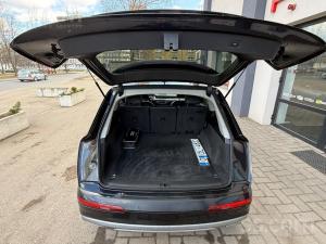 Black Audi Q7 2017 in Riga, with an engine capacity of 3.00 L and mileage of 206 thousand km for 19950 €, photo 19 on AUTOMOTO.COM.LV