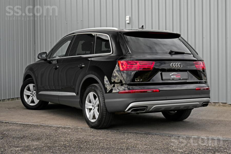 Black Audi Q7 2017 in Riga, with an engine capacity of 3.00 L and mileage of 199 thousand km for 23900 €, photo 4 on AUTOMOTO.COM.LV