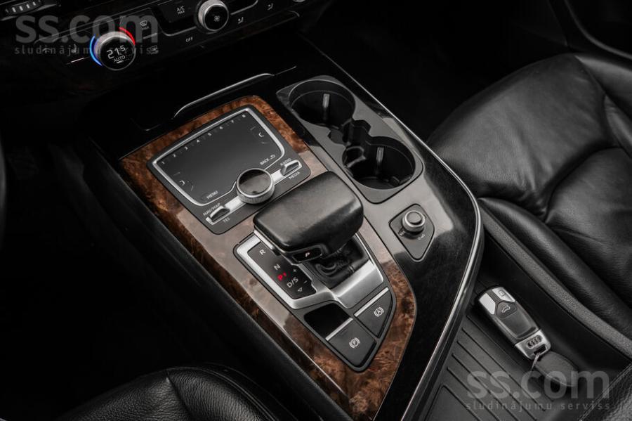 Black Audi Q7 2017 in Riga, with an engine capacity of 3.00 L and mileage of 199 thousand km for 23900 €, photo 17 on AUTOMOTO.COM.LV