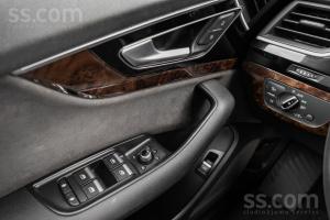 Black Audi Q7 2017 in Riga, with an engine capacity of 3.00 L and mileage of 199 thousand km for 23900 €, photo 20 on AUTOMOTO.COM.LV