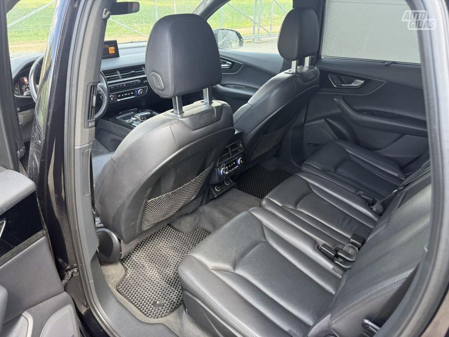 Melns Audi Q7 2017 Šauļi, ar dzinēja tilpumu 3.00 L un nobraukumu 161 tūkst. km par 21400 €, foto 14 vietnē AUTOMOTO.COM.LV