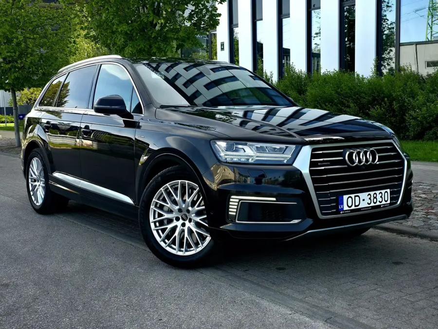 Black Audi Q7 2017 in Riga, with an engine capacity of 3.00 L and mileage of 297 thousand km for 22790 €, photo 4 on AUTOMOTO.COM.LV