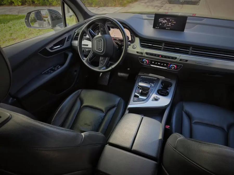 Black Audi Q7 2017 in Riga, with an engine capacity of 3.00 L and mileage of 297 thousand km for 22790 €, photo 12 on AUTOMOTO.COM.LV