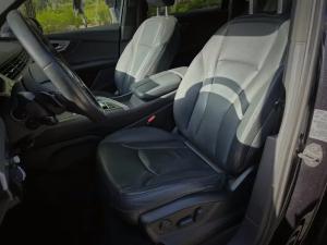 Black Audi Q7 2017 in Riga, with an engine capacity of 3.00 L and mileage of 297 thousand km for 22790 €, photo 13 on AUTOMOTO.COM.LV