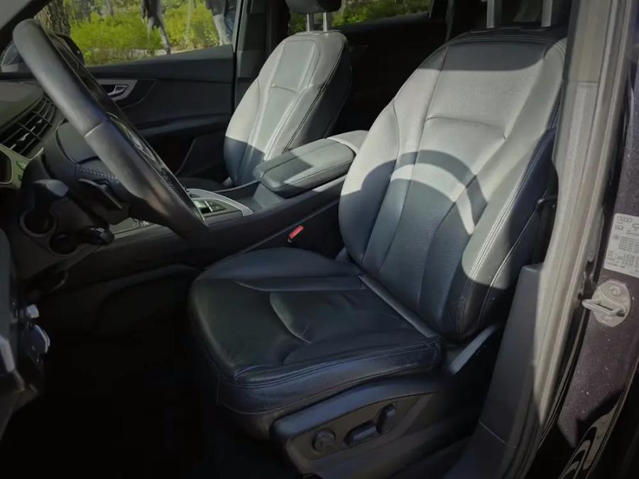 Black Audi Q7 2017 in Riga, with an engine capacity of 3.00 L and mileage of 297 thousand km for 22790 €, photo 13 on AUTOMOTO.COM.LV
