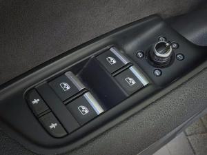 Black Audi Q7 2017 in Riga, with an engine capacity of 3.00 L and mileage of 297 thousand km for 22790 €, photo 17 on AUTOMOTO.COM.LV