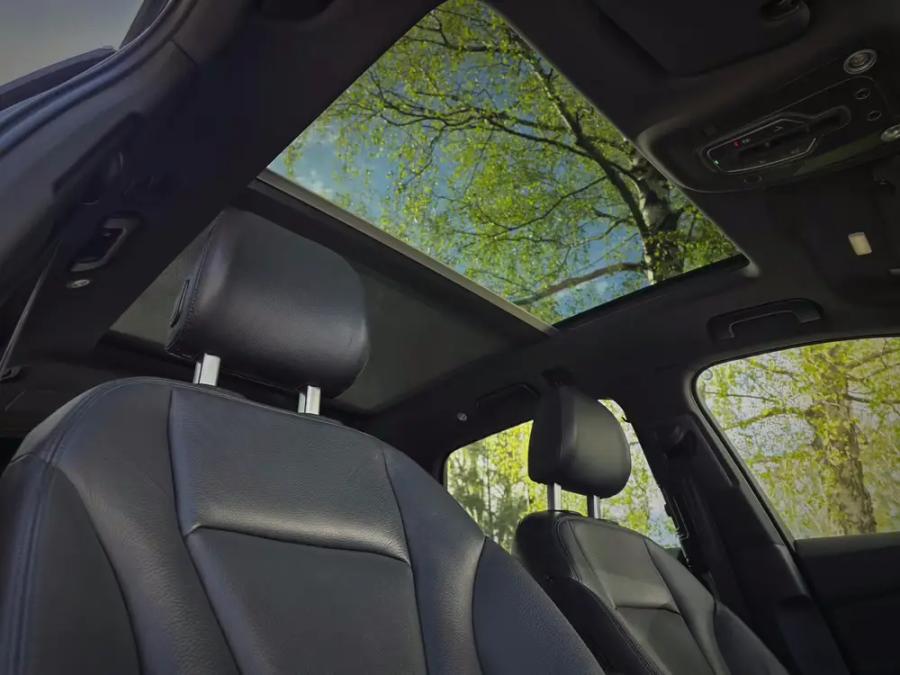 Black Audi Q7 2017 in Riga, with an engine capacity of 3.00 L and mileage of 297 thousand km for 22790 €, photo 31 on AUTOMOTO.COM.LV