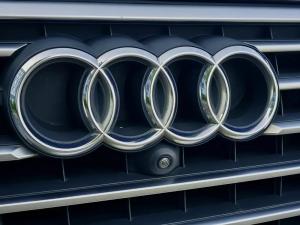 Black Audi Q7 2017 in Riga, with an engine capacity of 3.00 L and mileage of 297 thousand km for 22790 €, photo 33 on AUTOMOTO.COM.LV