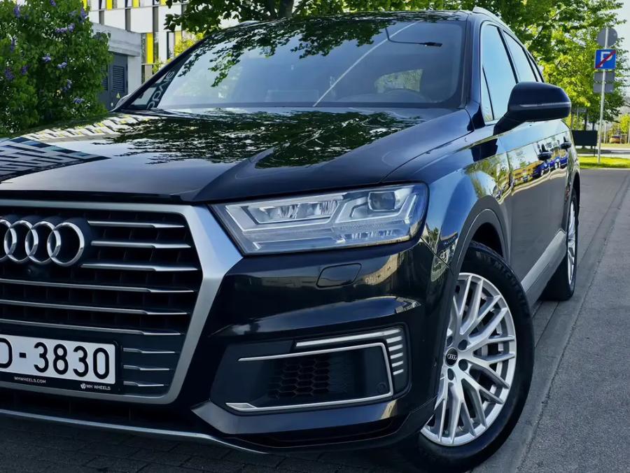 Black Audi Q7 2017 in Riga, with an engine capacity of 3.00 L and mileage of 297 thousand km for 22790 €, photo 38 on AUTOMOTO.COM.LV