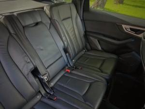 Black Audi Q7 2017 in Riga, with an engine capacity of 3.00 L and mileage of 297 thousand km for 22790 €, photo 41 on AUTOMOTO.COM.LV