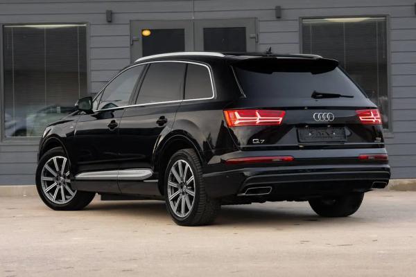 Melns Audi Q7 2017 Jelgava, ar dzinēja tilpumu 3.00 L un nobraukumu 240 tūkst. km par 24850 €, foto 2 vietnē AUTOMOTO.COM.LV