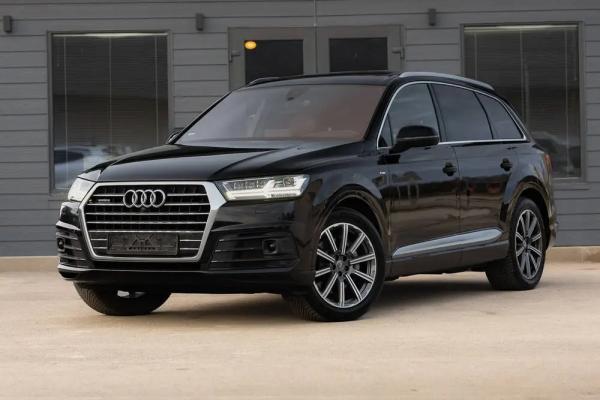 Melns Audi Q7 2017 Jelgava, ar dzinēja tilpumu 3.00 L un nobraukumu 240 tūkst. km par 24850 €, foto 3 vietnē AUTOMOTO.COM.LV