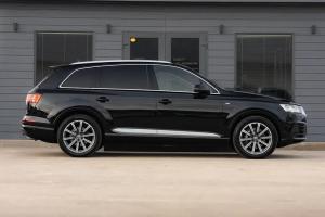 Black Audi Q7 2017 in Jelgava, with an engine capacity of 3.00 L and mileage of 240 thousand km for 24850 €, photo 7 on AUTOMOTO.COM.LV