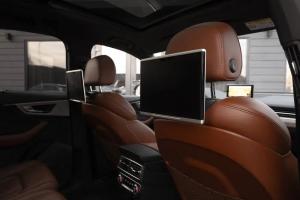 Black Audi Q7 2017 in Jelgava, with an engine capacity of 3.00 L and mileage of 240 thousand km for 24850 €, photo 12 on AUTOMOTO.COM.LV