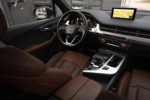 Black Audi Q7 2017 in Jelgava, with an engine capacity of 3.00 L and mileage of 240 thousand km for 24850 €, photo 16 on AUTOMOTO.COM.LV