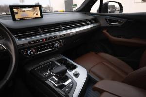 Black Audi Q7 2017 in Jelgava, with an engine capacity of 3.00 L and mileage of 240 thousand km for 24850 €, photo 17 on AUTOMOTO.COM.LV