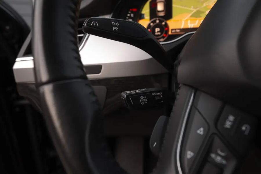 Black Audi Q7 2017 in Jelgava, with an engine capacity of 3.00 L and mileage of 240 thousand km for 24850 €, photo 20 on AUTOMOTO.COM.LV