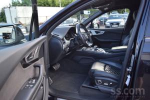 Black Audi Q7 2017 in Riga, with an engine capacity of 3.00 L and mileage of 158 thousand km for 29900 €, photo 4 on AUTOMOTO.COM.LV