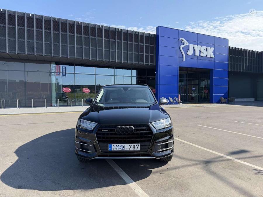 Black Audi Q7 2017 in Vilnius, with an engine capacity of 3.00 L and mileage of 178 thousand km for 22900 €, photo 3 on AUTOMOTO.COM.LV
