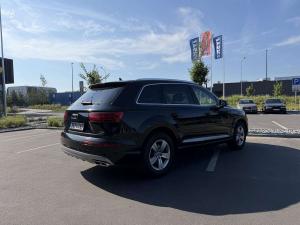 Black Audi Q7 2017 in Vilnius, with an engine capacity of 3.00 L and mileage of 178 thousand km for 22900 €, photo 6 on AUTOMOTO.COM.LV