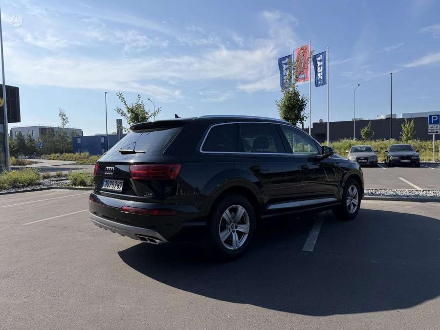 Black Audi Q7 2017 in Vilnius, with an engine capacity of 3.00 L and mileage of 178 thousand km for 22900 €, photo 6 on AUTOMOTO.COM.LV