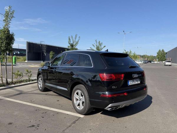 Black Audi Q7 2017 in Vilnius, with an engine capacity of 3.00 L and mileage of 178 thousand km for 22900 €, photo 7 on AUTOMOTO.COM.LV