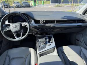 Black Audi Q7 2017 in Vilnius, with an engine capacity of 3.00 L and mileage of 178 thousand km for 22900 €, photo 11 on AUTOMOTO.COM.LV