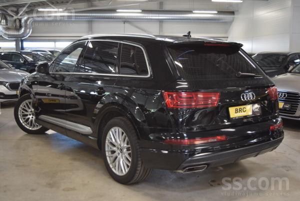 Black Audi Q7 2017 in Riga, with an engine capacity of 3.00 L and mileage of 258 thousand km for 22900 €, photo 2 on AUTOMOTO.COM.LV