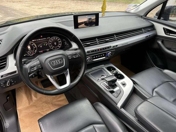 Black Audi Q7 2017 in Vilnius, with an engine capacity of 2.97 L and mileage of 247 thousand km for 25250 €, photo 9 on AUTOMOTO.COM.LV
