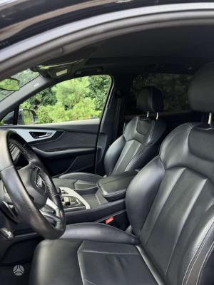 Black Audi Q7 2017 in Palanga, with an engine capacity of 3.00 L and mileage of 218 thousand km for 23500 €, photo 8 on AUTOMOTO.COM.LV