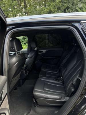 Black Audi Q7 2017 in Palanga, with an engine capacity of 3.00 L and mileage of 218 thousand km for 23500 €, photo 10 on AUTOMOTO.COM.LV