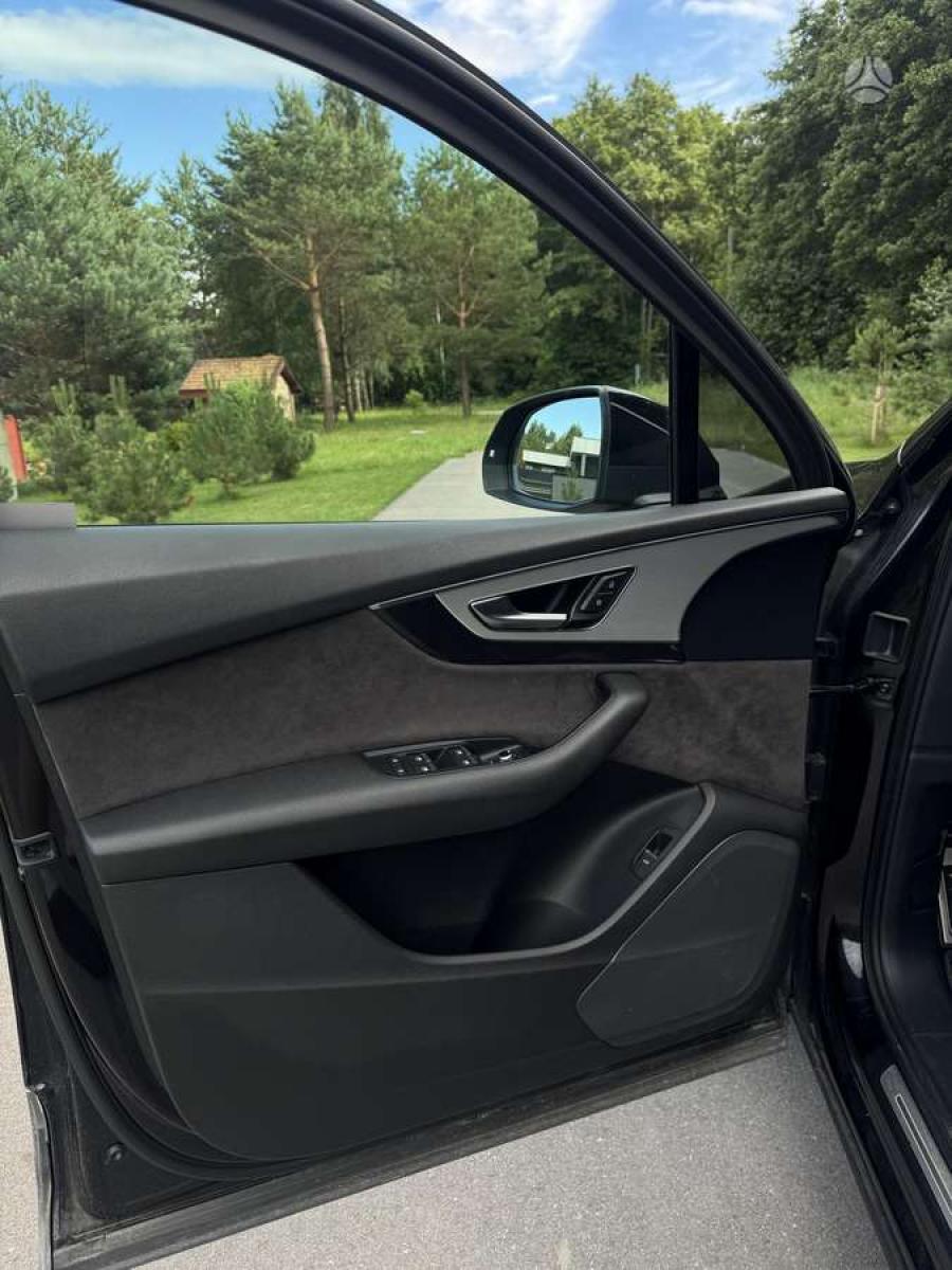 Black Audi Q7 2017 in Palanga, with an engine capacity of 3.00 L and mileage of 218 thousand km for 23500 €, photo 12 on AUTOMOTO.COM.LV
