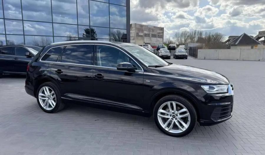 Melns Audi Q7 2017 Telšiai, ar dzinēja tilpumu 3.00 L un nobraukumu 275 tūkst. km par 20790 €, foto 3 vietnē AUTOMOTO.COM.LV