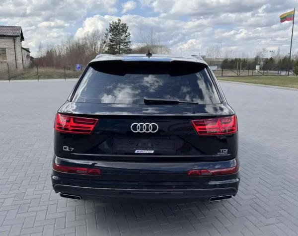 Black Audi Q7 2017 in Telschi, with an engine capacity of 3.00 L and mileage of 275 thousand km for 20790 €, photo 8 on AUTOMOTO.COM.LV