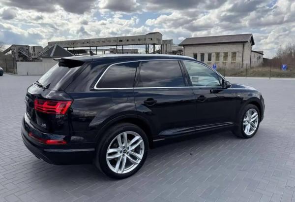 Black Audi Q7 2017 in Telschi, with an engine capacity of 3.00 L and mileage of 275 thousand km for 20790 €, photo 9 on AUTOMOTO.COM.LV