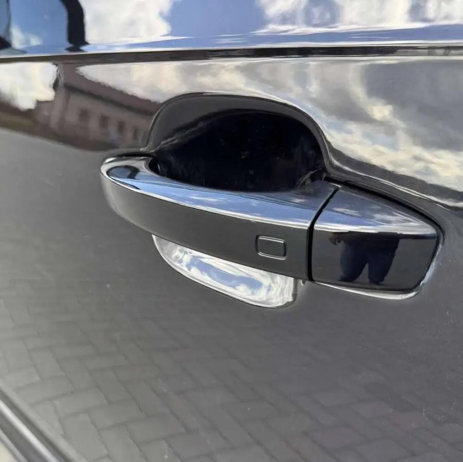 Melns Audi Q7 2017 Telšiai, ar dzinēja tilpumu 3.00 L un nobraukumu 275 tūkst. km par 20790 €, foto 28 vietnē AUTOMOTO.COM.LV