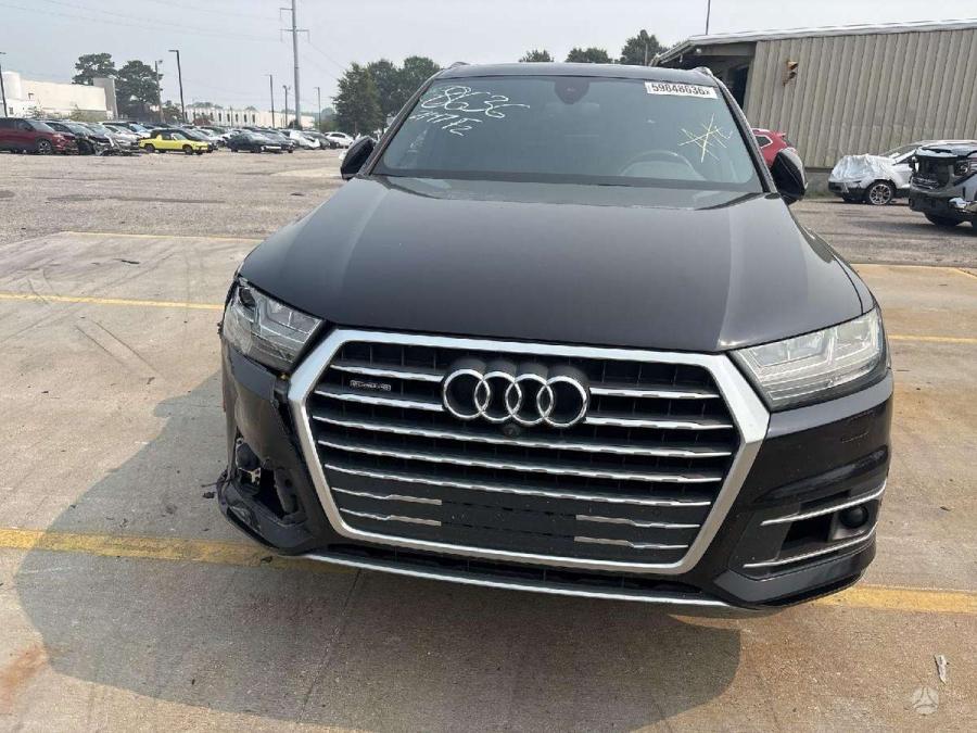 Black Audi Q7 2017 in Vilnius, with an engine capacity of 3.00 L and mileage of 160 thousand km for 10800 €, photo 3 on AUTOMOTO.COM.LV