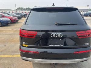 Black Audi Q7 2017 in Vilnius, with an engine capacity of 3.00 L and mileage of 160 thousand km for 10800 €, photo 7 on AUTOMOTO.COM.LV