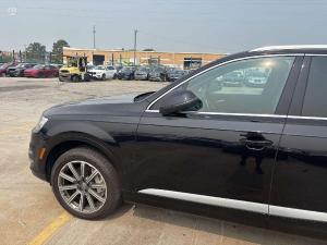 Black Audi Q7 2017 in Vilnius, with an engine capacity of 3.00 L and mileage of 160 thousand km for 10800 €, photo 15 on AUTOMOTO.COM.LV