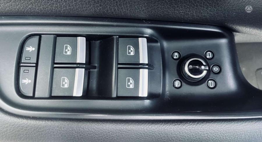 Melns Audi Q7 2017 Viļņa, ar dzinēja tilpumu 3.00 L un nobraukumu 201 tūkst. km par 23000 €, foto 30 vietnē AUTOMOTO.COM.LV