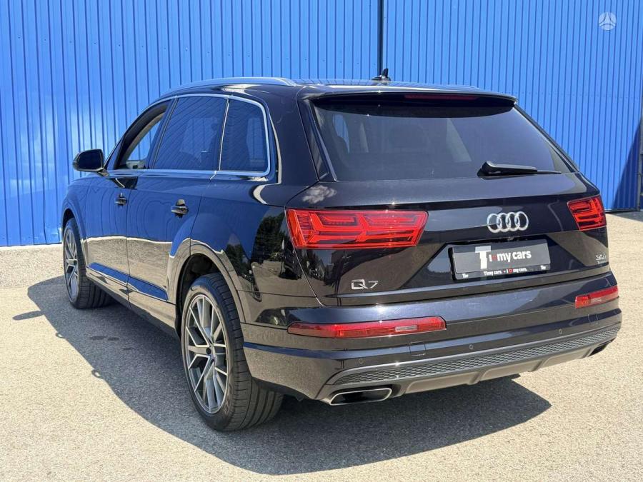 Black Audi Q7 2017 in Kaunas, with an engine capacity of 3.00 L and mileage of 240 thousand km for 19990 €, photo 7 on AUTOMOTO.COM.LV