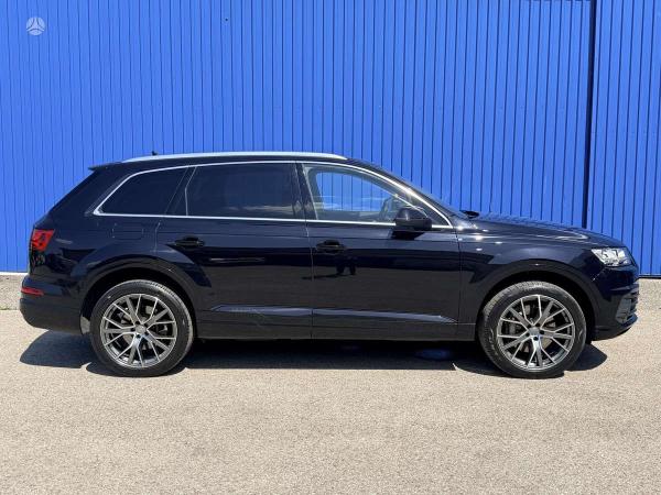 Black Audi Q7 2017 in Kaunas, with an engine capacity of 3.00 L and mileage of 240 thousand km for 19990 €, photo 8 on AUTOMOTO.COM.LV