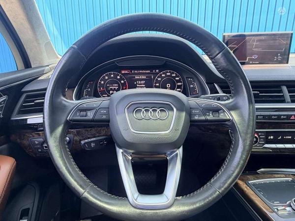 Black Audi Q7 2017 in Kaunas, with an engine capacity of 3.00 L and mileage of 240 thousand km for 19990 €, photo 10 on AUTOMOTO.COM.LV