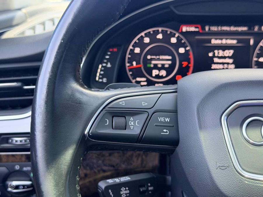 Black Audi Q7 2017 in Kaunas, with an engine capacity of 3.00 L and mileage of 240 thousand km for 19990 €, photo 12 on AUTOMOTO.COM.LV