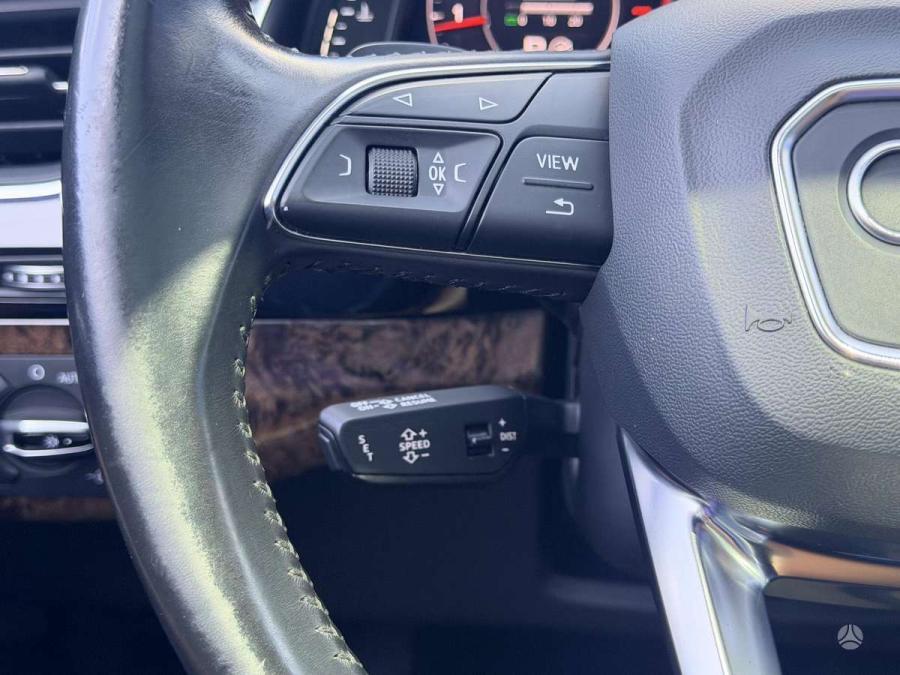 Black Audi Q7 2017 in Kaunas, with an engine capacity of 3.00 L and mileage of 240 thousand km for 19990 €, photo 13 on AUTOMOTO.COM.LV