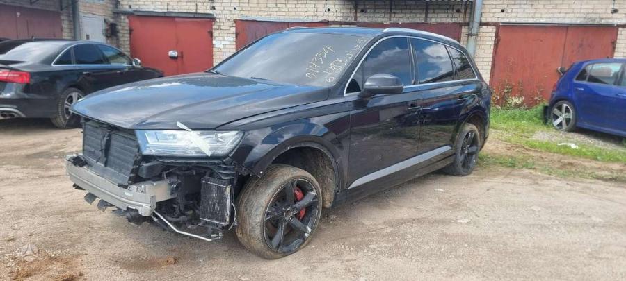 Black Audi Q7 2017 in Vilnius, with an engine capacity of 3.00 L and mileage of 231 thousand km for 9500 €, photo 1 on AUTOMOTO.COM.LV