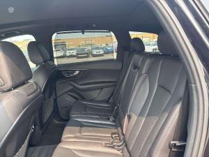 Black Audi Q7 2017 in Vilnius, with an engine capacity of 3.00 L and mileage of 160 thousand km for 10500 €, photo 14 on AUTOMOTO.COM.LV